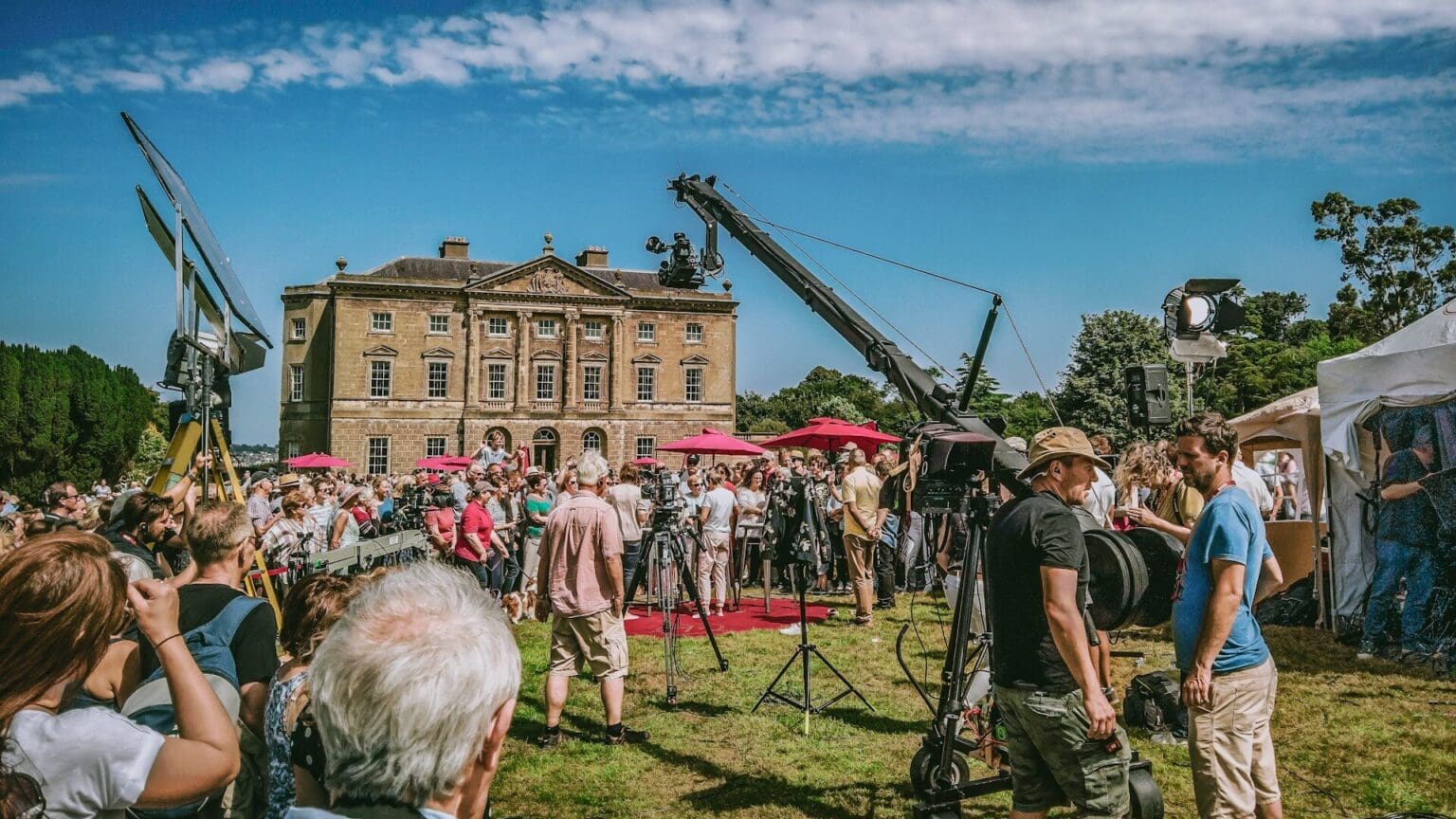 How to Become a Production Assistant: Film Industry Entry Guide