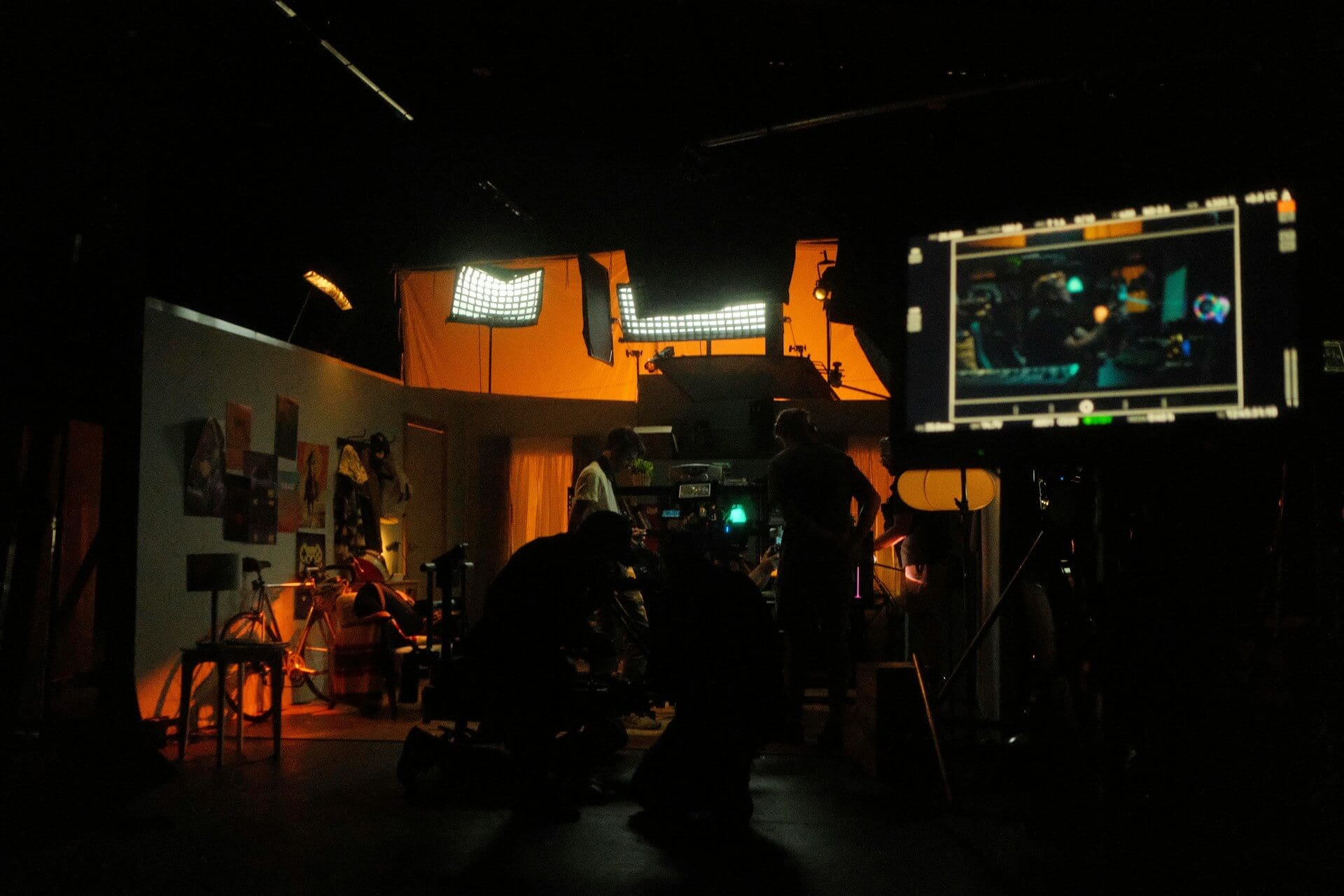 How to Master Set Design: Create Accurate Historical Worlds